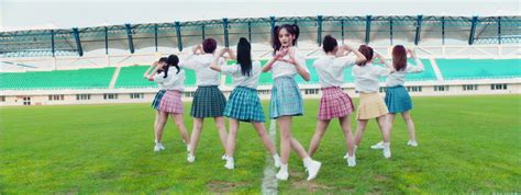 火箭少女101《撞》mv来袭 个性出镜显青春本色碰撞