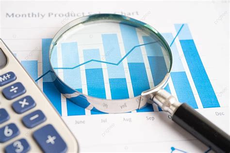 使用放大鏡進行財務分析方格紙圖調查 Excel 照片背景圖桌布圖片免費下載 Pngtree