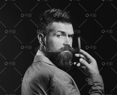 刀片高清图片 男人和长的胡须保存刀片为剃刀理发店广告 男人和长的胡须保存刀片为剃刀理发店广告图片免费下载 5157652970 千图网pro