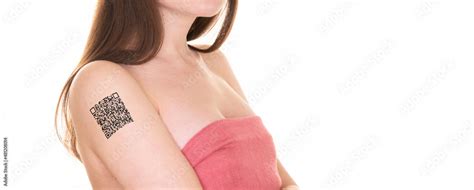 Naked girl with coronavirus vaccination QR code on her shoulder ภาพถายสตอก Adobe Stock