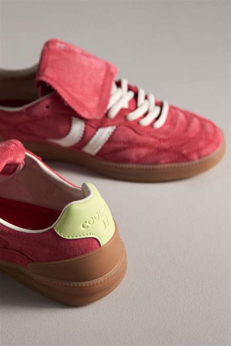 쿨웨이 벡스 X 스니커즈 앤트로폴로지 한국 공식 스토어 유니크한 여성 패션 및 라이프스타일 편집샵 200개이상의 프리미엄 브랜드 여성 의류 액세서리 홈 인테리어