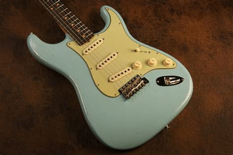 Fender Custom Shop 1964 Stratocaster Journeyman Relic In Aged Daphne Blue