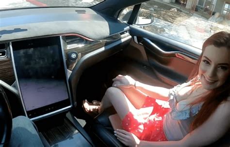 Un Couple Se Filme En Plein ébat Au Volant Dune Tesla Autopilot Activé