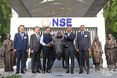 정의선 회장이 직접 타종역대 최대 현대차 인도법인 상장식 뉴스1