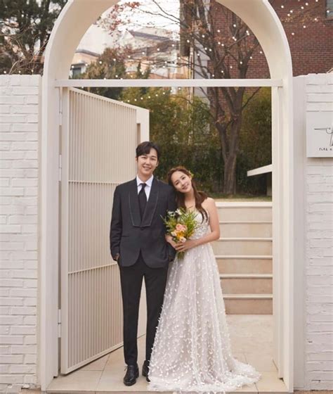 대전 E마이웨딩 작년부터 핫하디 핫한 드라마인 펜트하우스 속의 웨딩사진이예용☺️ 드라마 보는 재미도