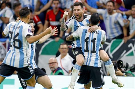 Coupe Du Monde 2022 Lionel Messi Porte Largentine Face à La Mexique