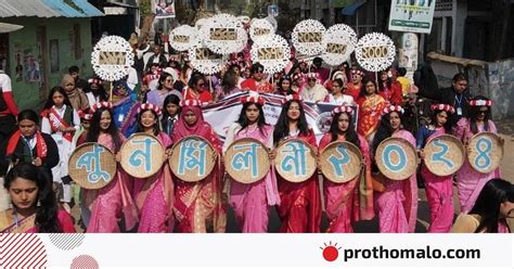এ যেন স্মৃতিময় রঙিন শৈশবে ফেরা প্রথম আলো