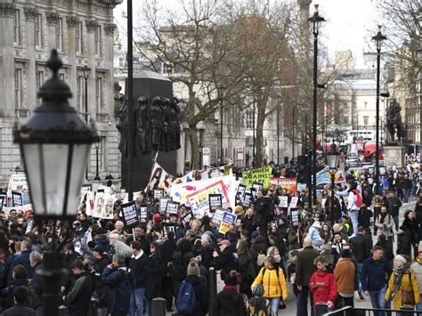 Protesters Demand Julian Assange Be Freed Ahead Of Extradition Hearing