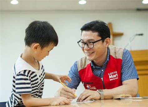 롯데마트 샤롯데 봉사단 ‘1만 명의 행복 챙기기 나서 아주경제