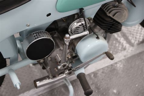 Lot 1 1961 Ariel Arrow