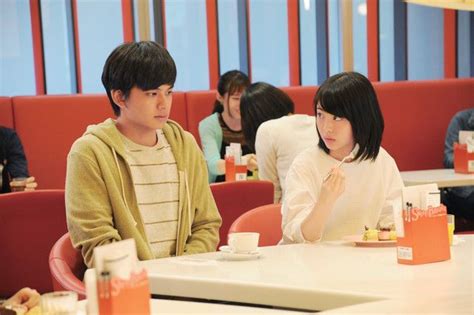 「君の膵臓をたべたい」新場面写真 浜辺美波×北村匠海「キミスイ」食べ放題、神社、図書室デート写真一挙解禁 の画像ギャラリー 2枚目（全22枚）