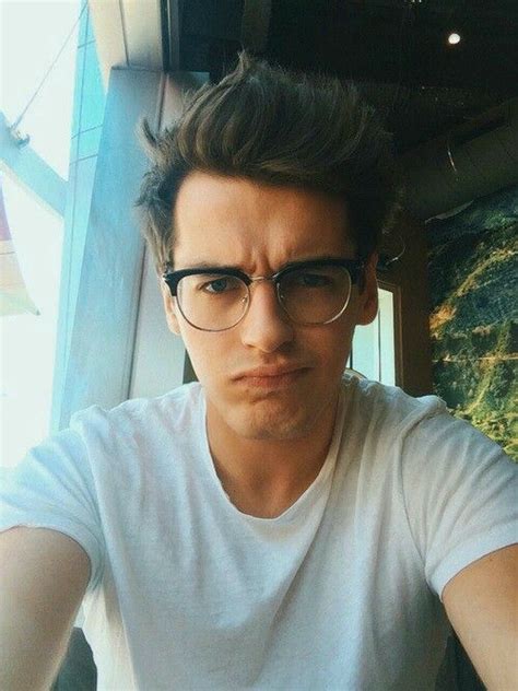 Pin De H E En Nerd Aesthetic Blake Steven Fotografía De Moda Masculina Poses De Fotografía