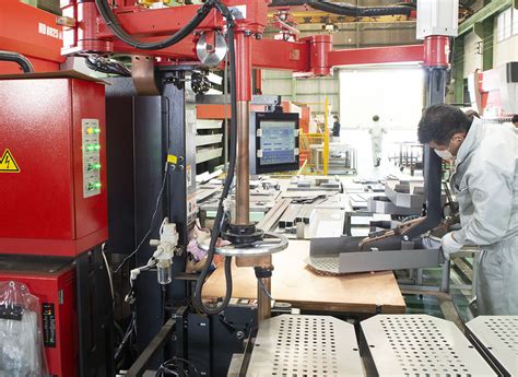 デバリングマシン 広島県府中市｜広川熔工有限会社 － 鉄・ステンレス・アルミの精密板金