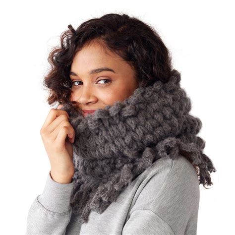 Introducing Arm Knitting And Finger Knitting [plus 6 Free Patterns ]