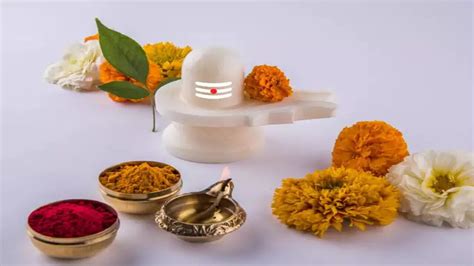 Lord Shiva శ్రావణ సోమవారం శివలింగాన్ని ఇలా పూజిస్తే ఐశ్వర్యం మీ సొంతం