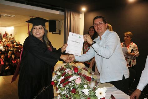 Hoy Ustedes Son Otros Son Mejores” ElÍas Retes A Graduados De Normal