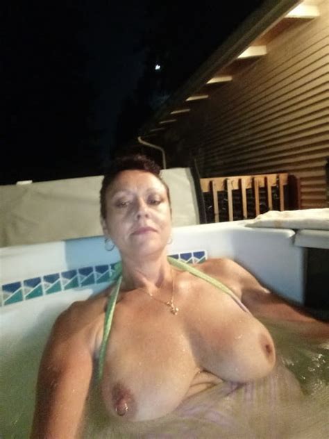 Nighttime Hot Tub Fun 30 Pics Xhamster