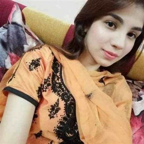 Zarshta Sunanoor • Threads Say More