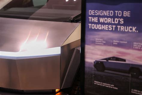 Watch Tesla Gives Its ‘unbreakable Cybertruck Another Beating