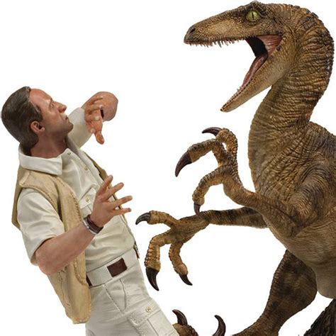 Jurassic Park Clever Girl Deluxe Art 110 Scale Statue