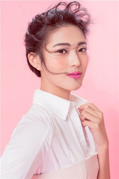 明星美女 王妍之时尚写真大片迷人长腿