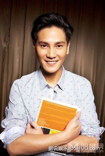 丁子峻时尚大片曝光 成熟优雅尽显绅士范