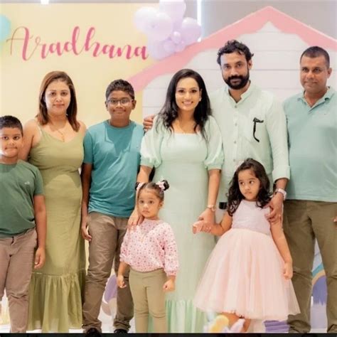 කවුරුත් ආදරය කරන චූටි ආරාධනා දෝණිගේ උපන්දින සාදය දවසේ ගත්ත ඒ ලස්සන ඡායාරූප පෙළ මෙන්න Photos