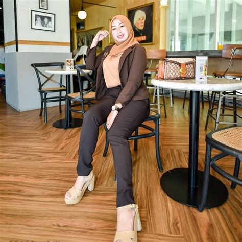 Dina Oktiana Sari Dinaoktianasari • Threads Say More Dina Oktiana Sari Dinaoktianasari • Threads Say More