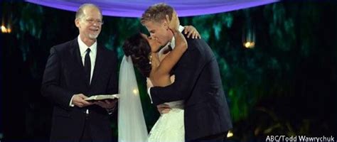The Bachelor Couple Sean Lowe And Catherine Giudici Get Married In