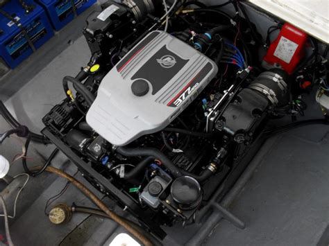 Mariner 2800 Repowered With A Mercruiser 377 MAG MPI Hi Tech Marine