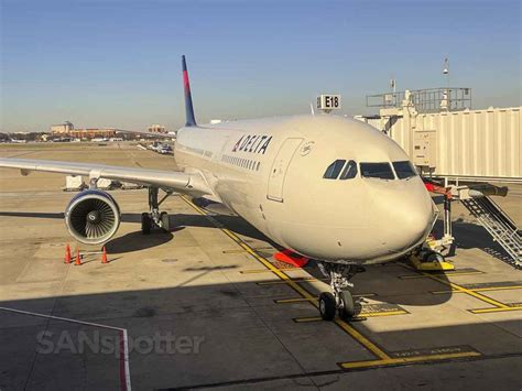 A330 Vs 777 Which One Offers A Better Passenger Experience Sanspotter