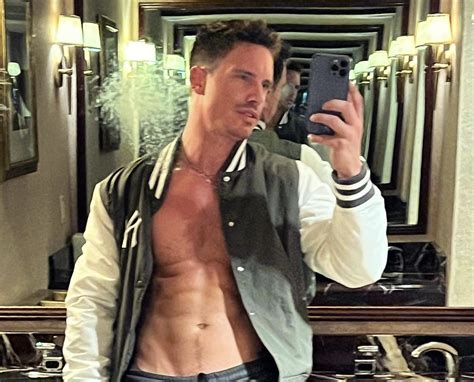 Jeff Thomas Death Model And Social Media Influencer Dies Aged 35 The Independent