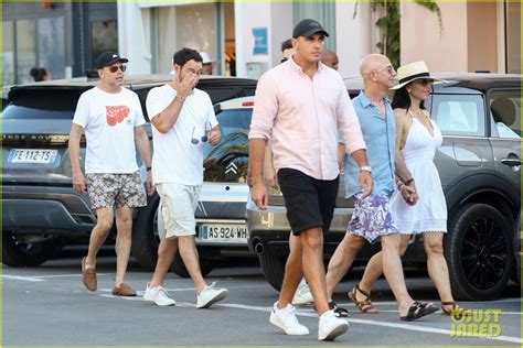 Jeff Bezos Gives Peek At Muscular Chest While On Vacation With