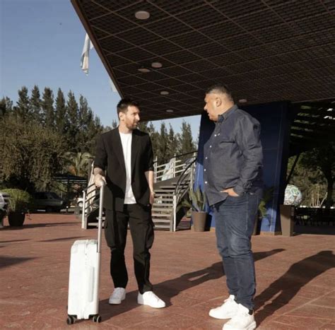 Lionel Messi Y Claudio Tapia En Predio Ezeiza Argentina Messi Mundo