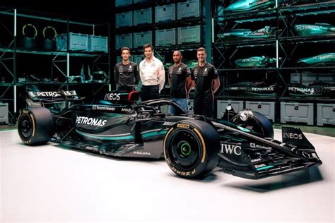 Lewis Hamilton Still Has Unfinished Business With Mercedes SA People