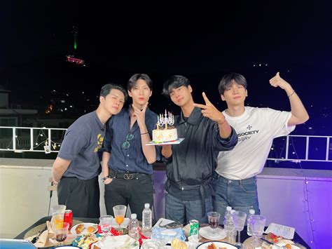 더쿠 5년 반만에 공식 팬클럽 모집하는 그룹