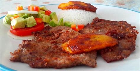 Bistec Apanado Gastronomía Del Perú Plato De Fondo