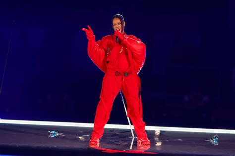 Rihannas Rep Confirms Her Pregnancy After Halftime Show