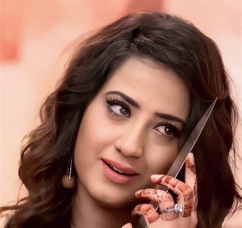 Pin By Colorful Moments On Alisha Panwar Pakistani Actress Hoop Earrings Photo And Video