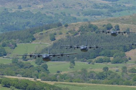 VÍDEO Quatro MC 130J Commando II voando em formação pelo Mach Loop Cavok Brasil