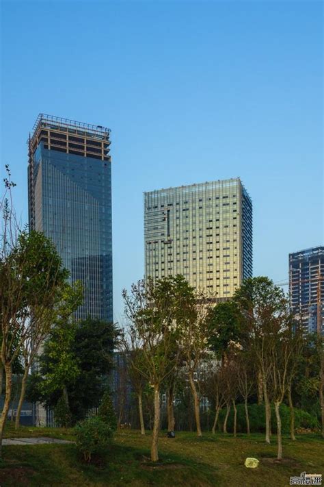 傍晚的五象新區總部基地和公園 每日頭條