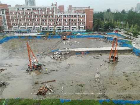 第一实验楼建设项目完成第一根钻孔灌注桩作业