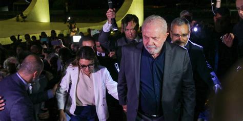 Lula E Governadores Atravessam A Praça Dos Três Poderes E Vão Ao Stf