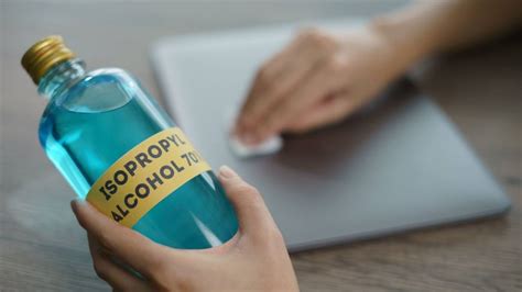 Conoce Al Alcohol Isopropílico El Mejor Ayudante Para La Limpieza En