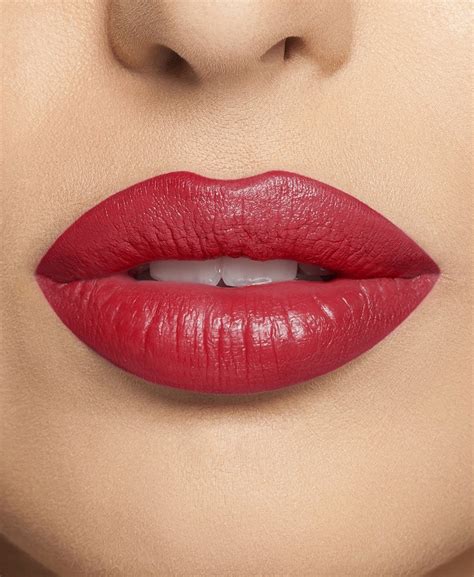 Губная помада матовая красная 38 фото