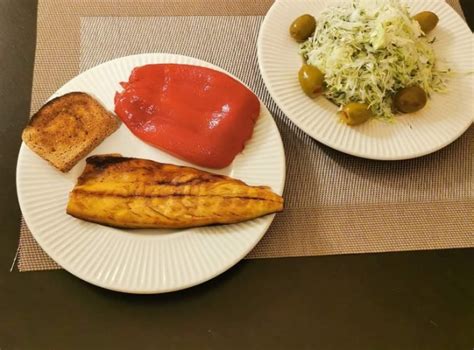 Вкусен обяд вечеря с рибка и салатка