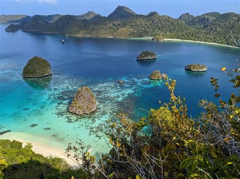 Pulau Wayag Raja Ampat 2021 All You Need To Know Before You Go