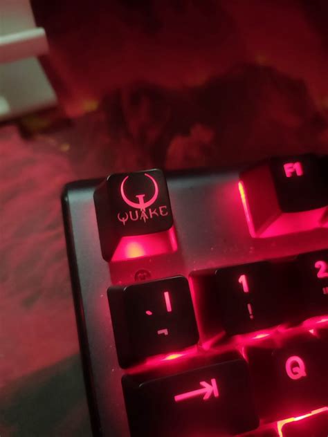 My Girlfriend Got Me This For Xmas Along With The Steel Series Keyboard 😇 R Quake