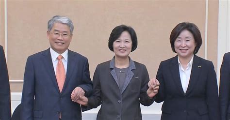 탄핵 가결 뒤 정국 주도권 경쟁 나선 野