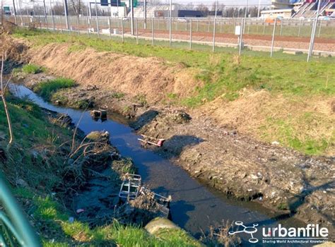 Milano Assago Milanofiori Forum M2 Storie Di Abbandono E Degrado